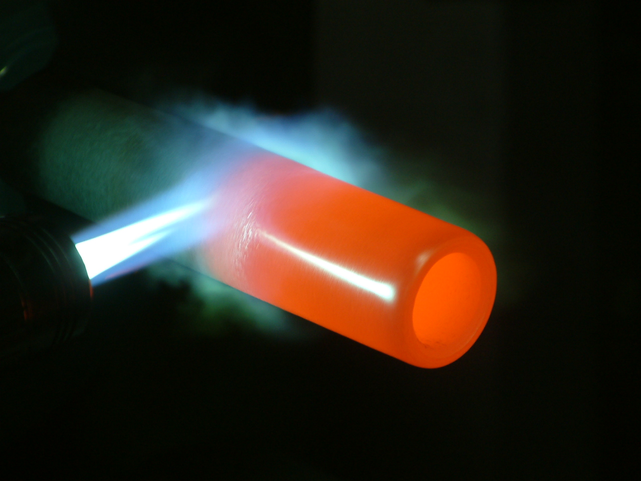 Flame powder spray systems